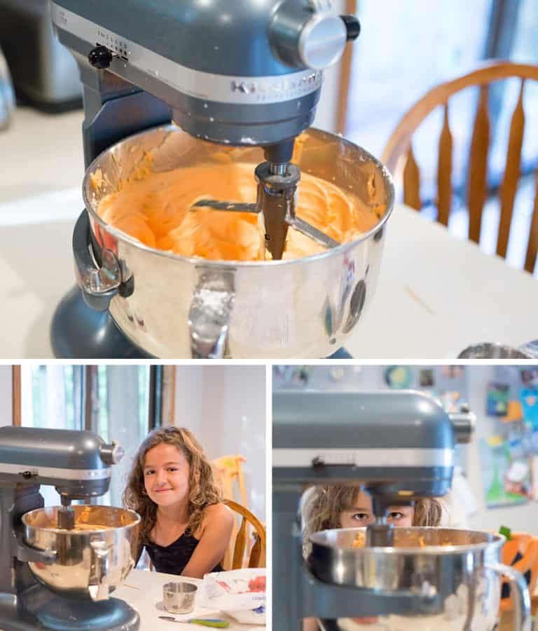 How to Make Homemade Grocery-Store Cake Cookies for Halloween